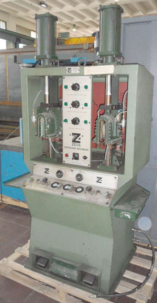 Zeus 72C Backpart moulding machine for stitchdown ...